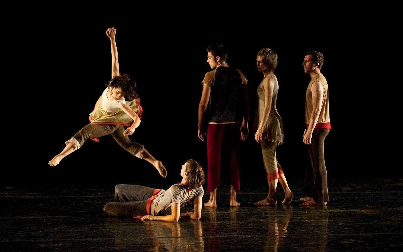 Doug Varone and Dancers: Castles - Jacob’s Pillow Dance Interactive